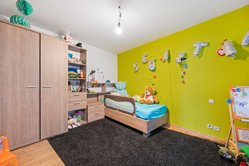 Roeselare : ruime lichtrijke duplexappartement met zolder voorzien van ...